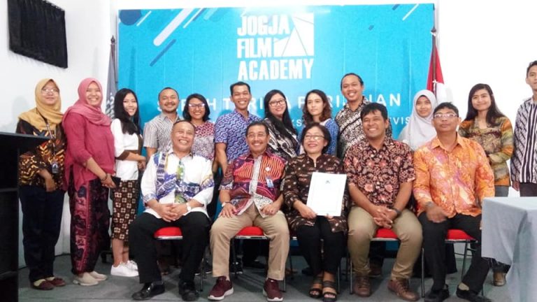 Akademi Film Yogyakarta Terima SK Menristekdikti - Dunia Dosen
